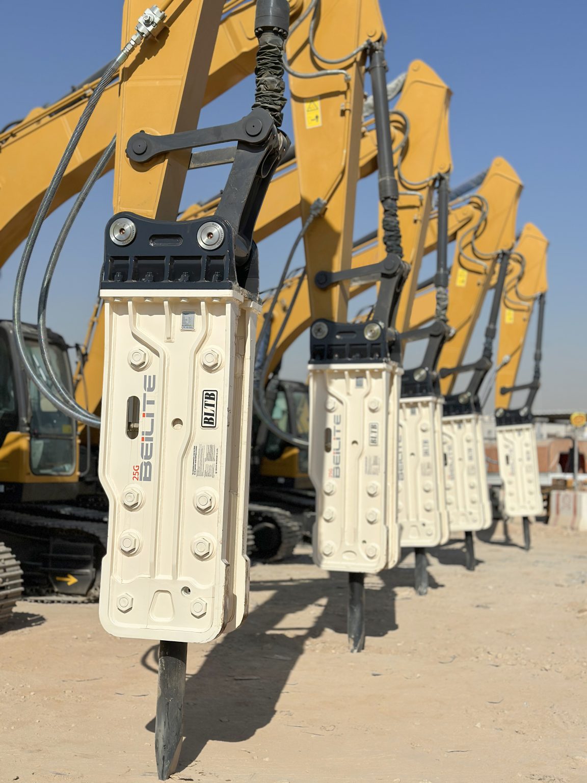 Hydraulic Breakers for Wide Carriers | Beilite Hydraulic Hammers for ...